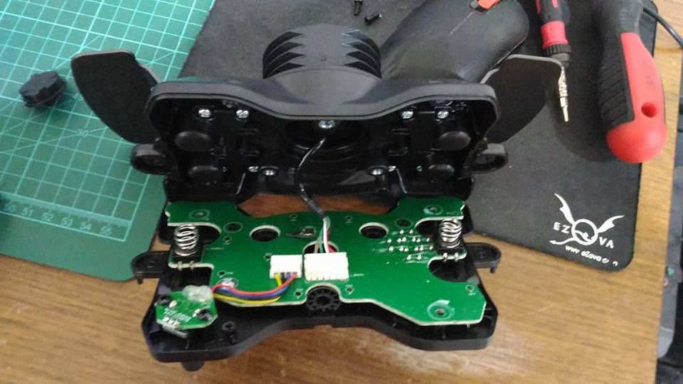 才入手就脫了之Thrustmaster – 大丙的筆記 Dabinn's Note